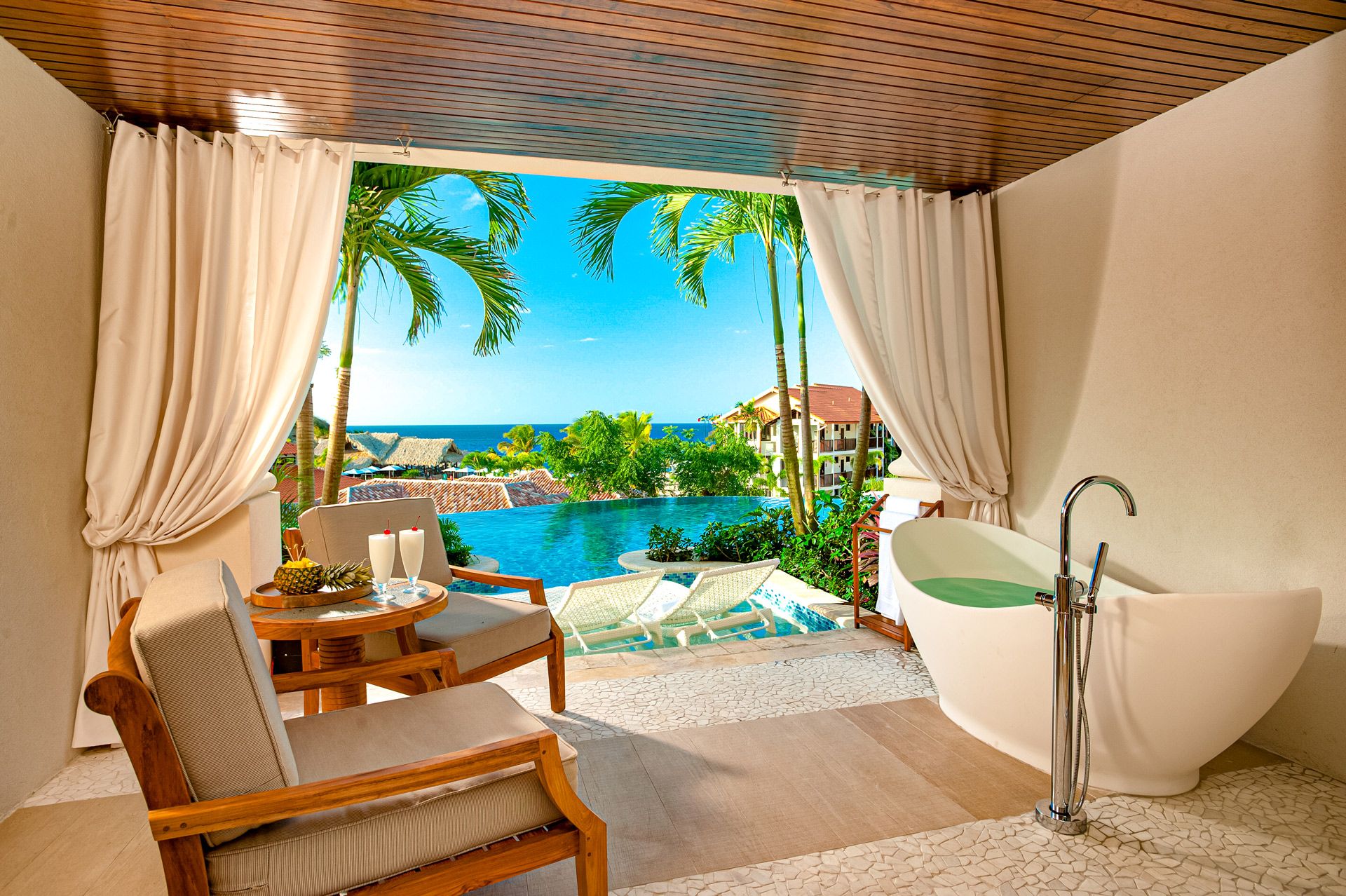 WOW! 17 Unique All-Inclusive Swim-Up Rooms | SANDALS UK